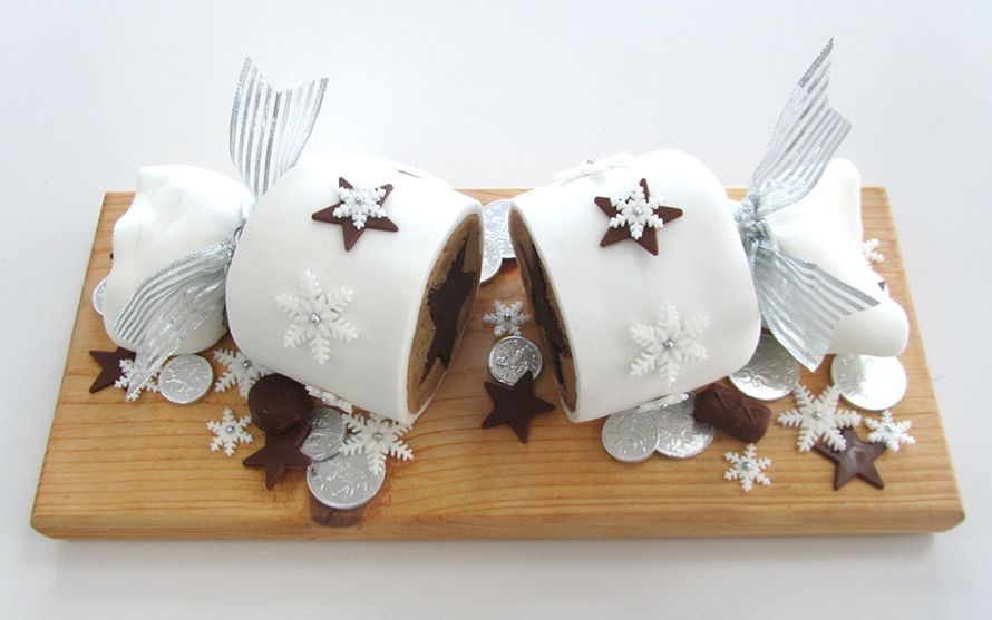 christmas cracker cake | Frances Quinn