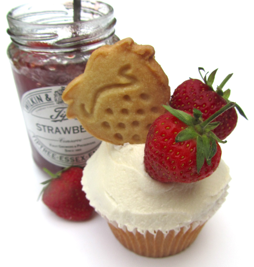 strawberry shortcake tiptree cake | Frances Quinn